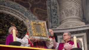 The Historical Origins of Veronica's Veil: Inside the Cloth Relic of ...