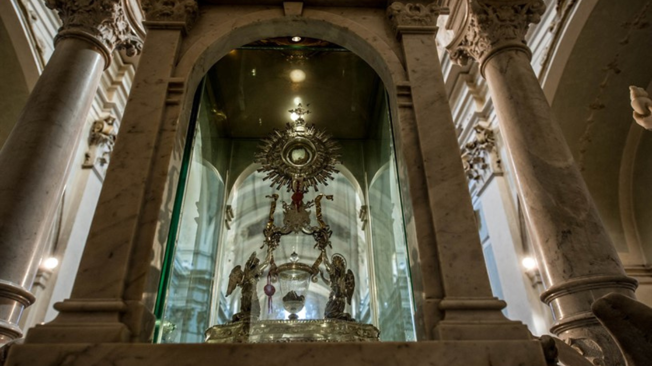 The Eucharistic Miracle of Lanciano - EWTN Vatican