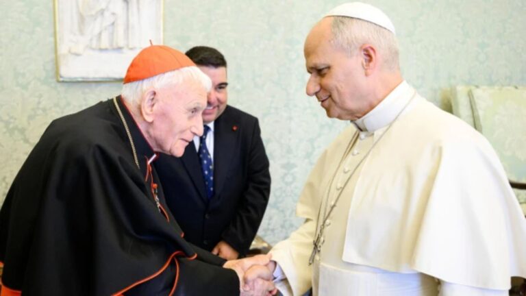 Cardinal Simoni Gives Albanian Martyrs’ Relic to Pope Leo